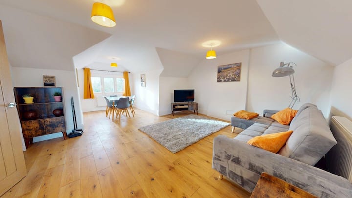 Stylish Spacious 1-bed Flat W Parking Sleeps 4 - North Walsham