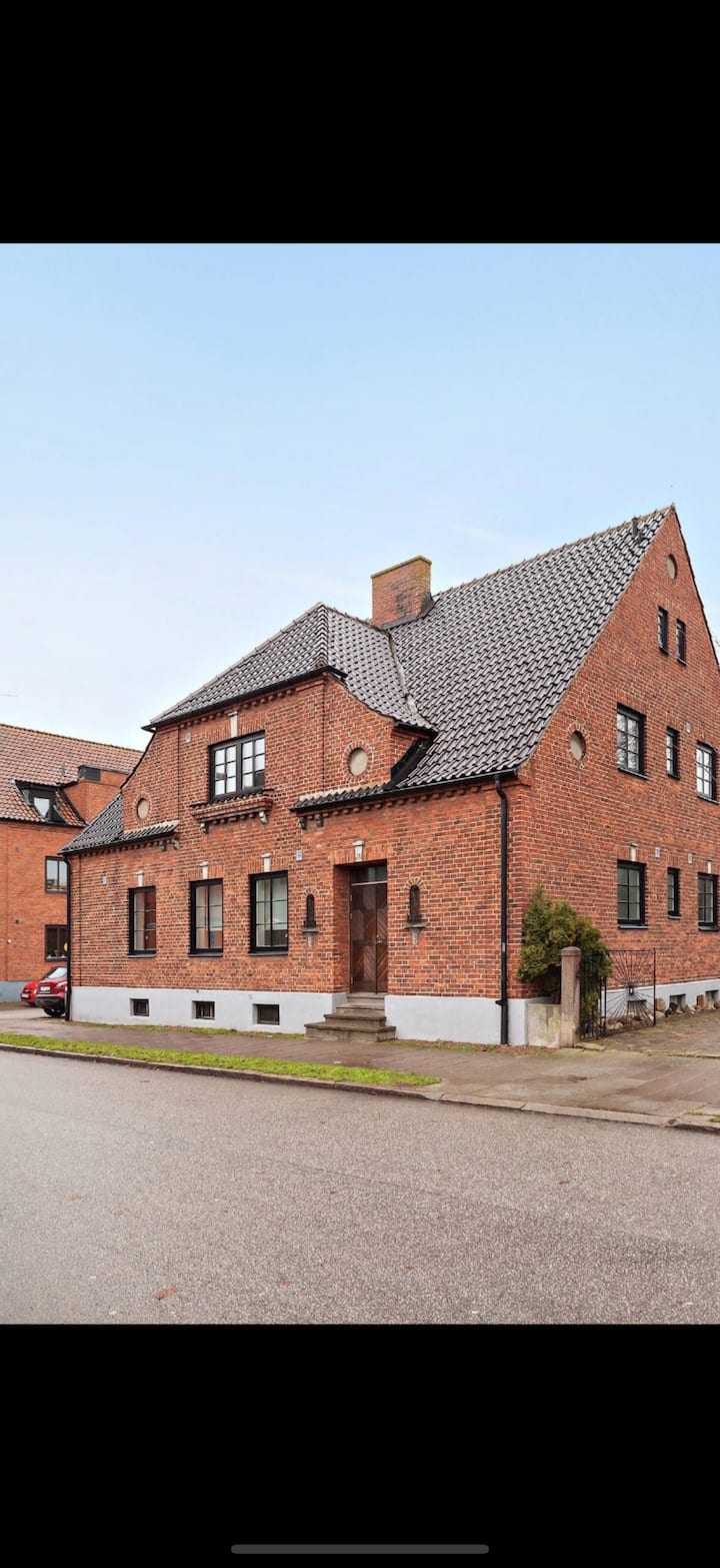 Charmig Sekelskiftesvåning - Trelleborg