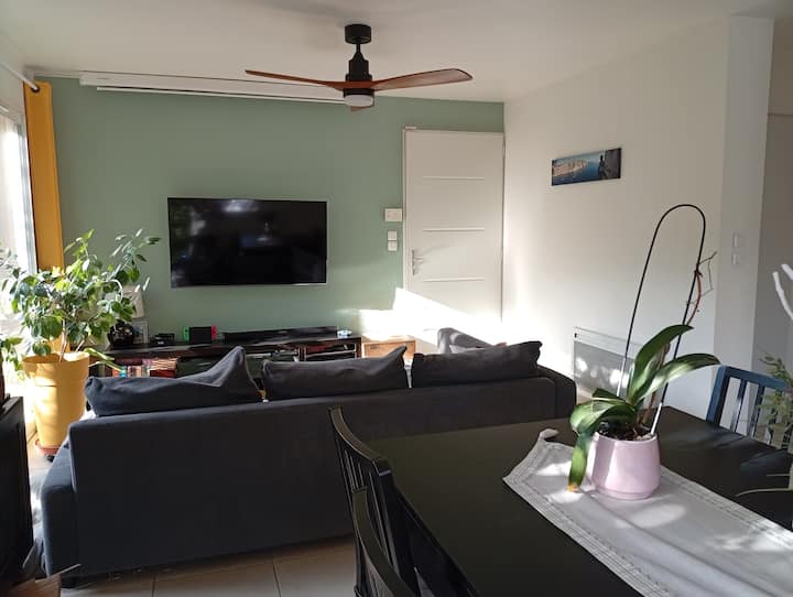Maison Avec Jardin, Idéale Pour Une Famille. - Cassis