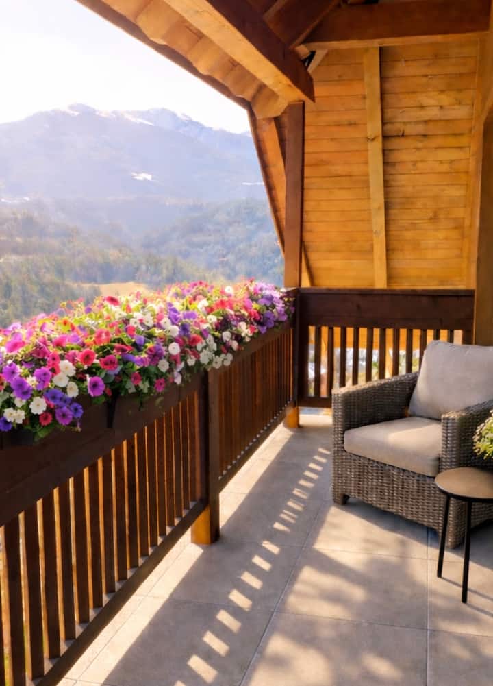 Riolina 3 -Top Floor Apartment With Mountain View - Terento