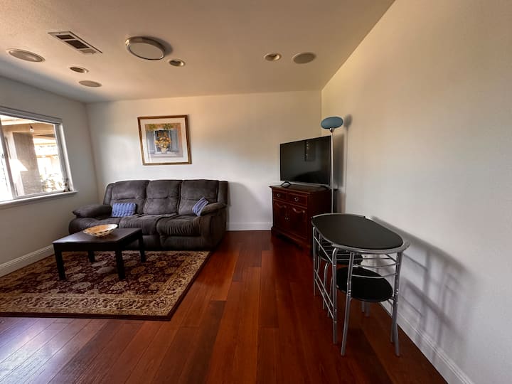 Adu For Atleast 30 Days Stay. - Sunnyvale, CA