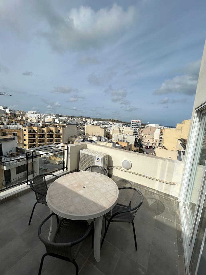 St.paul's Bay Entire Apartment With Sunny Terrace - Malta