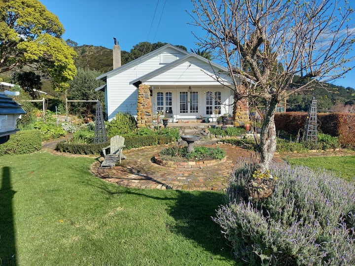 The White House - Tapu