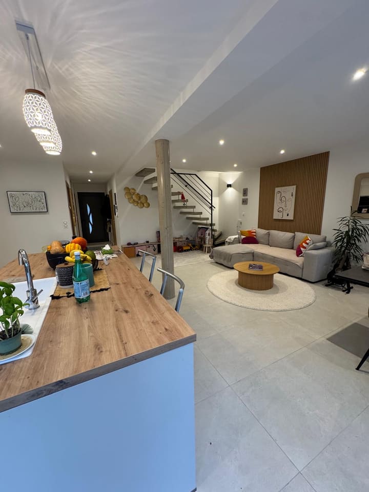 Maison Moderne Familiale – Calme, Design Et Jardin - Yzeure