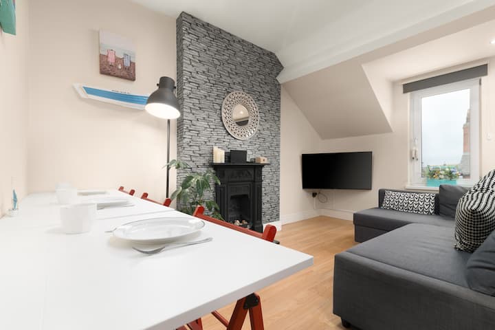 Central Location, Free Parking, Quiet Area - Whitby, UK