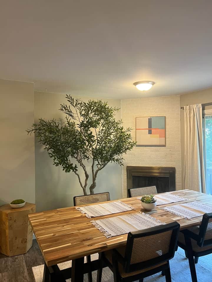 Cozy Place In Downtown Overland Park - Overland Park, KS