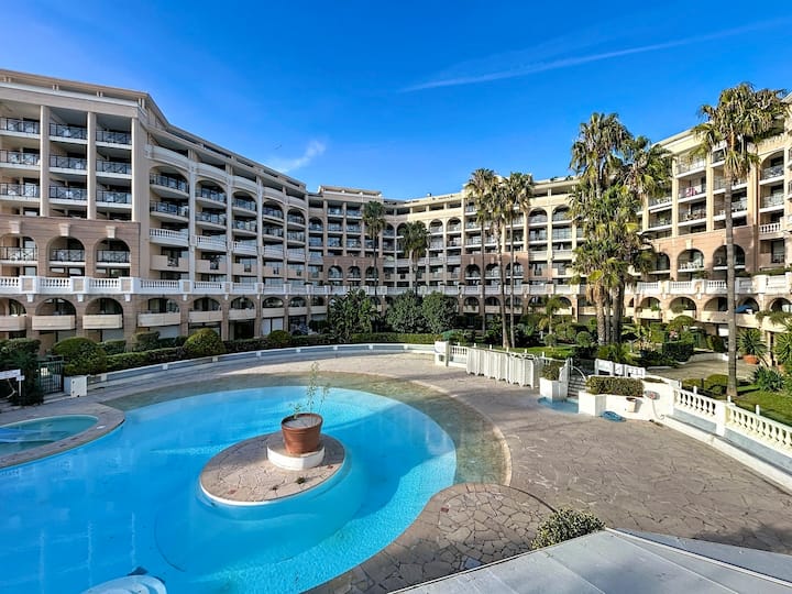 Bleu Azur | 2 Piscines & Plage à 200m - ibis Cannes Plage La Bocca