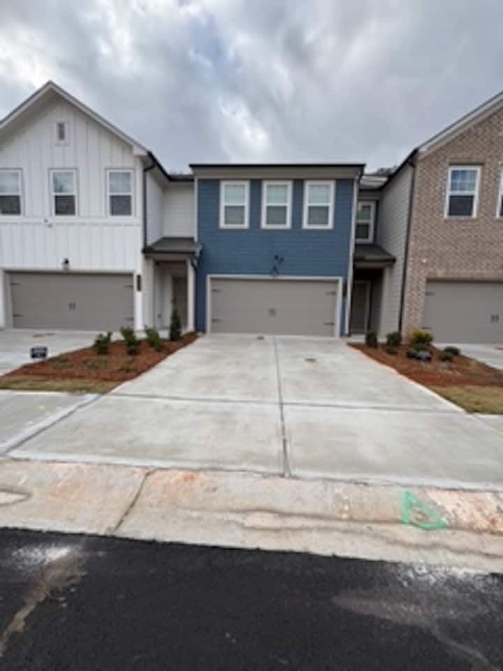 Douglasville, Georgia New 3b/2.5bath Townhome - Douglasville, GA