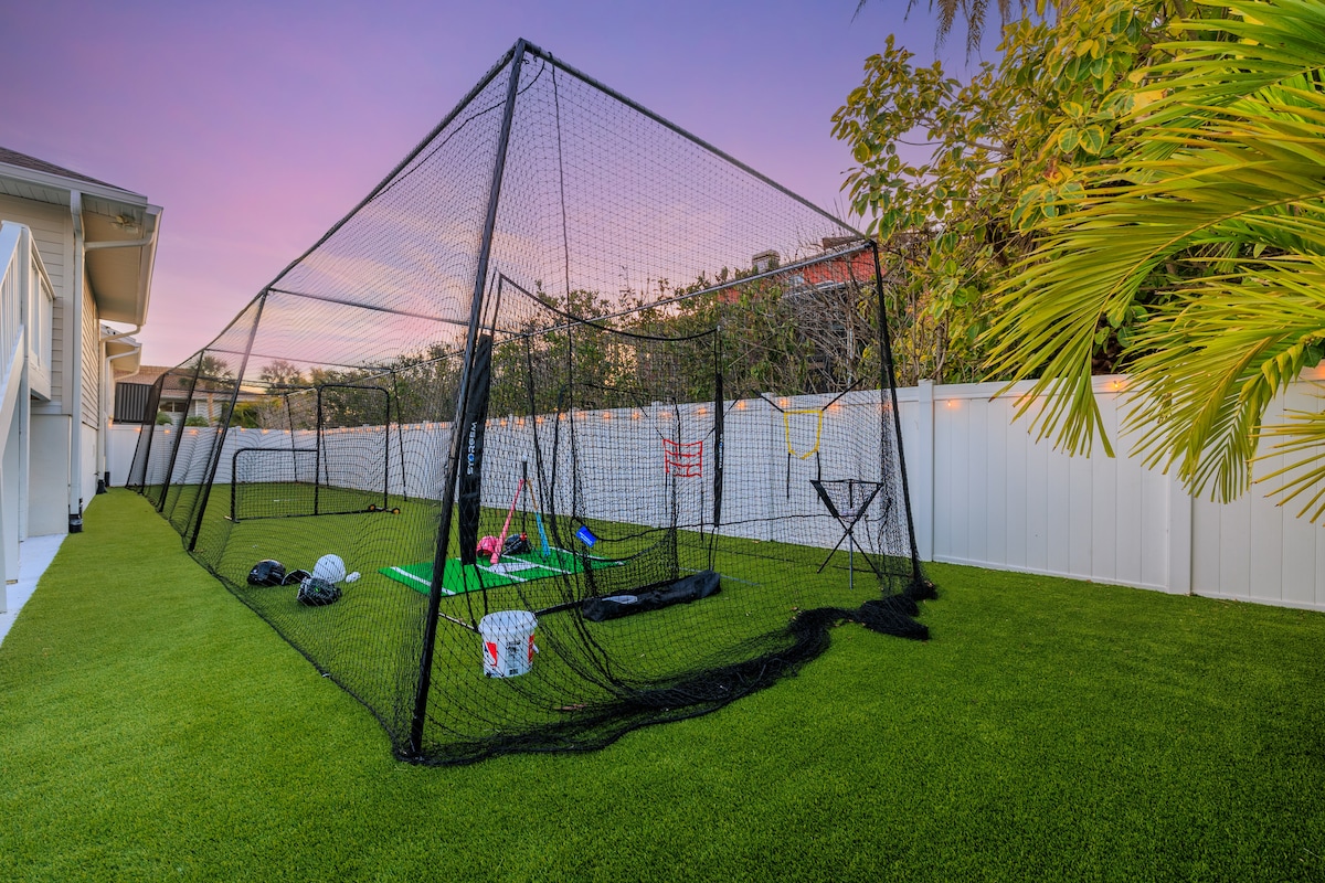 Heated Pool, Pickleball, Batting Cage, Sleeps 20! - Houses for Rent in ...