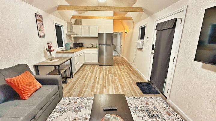 Cozy Private Guest House - Stockton, CA