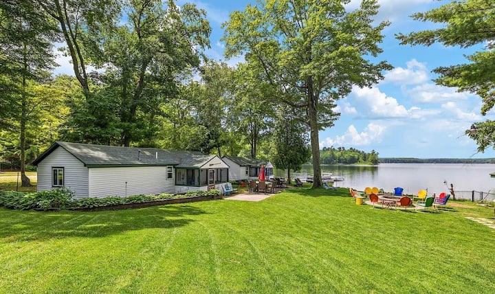 Cozy Lakeside Cottage At Big Blue Lake #2 - Hesperia, MI
