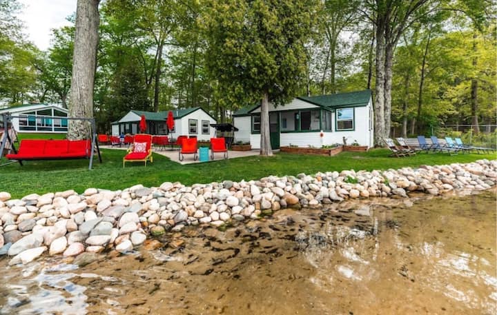 Cozy Lakeside Cottage At Big Blue Lake #1 - Hesperia, MI