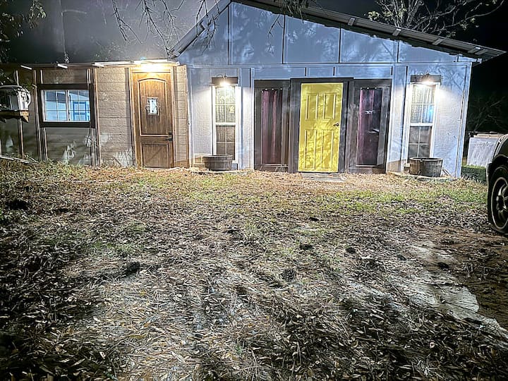 Country Pondside Retreat • Hot Tub + Pool - Alligator Alley, Summerdale