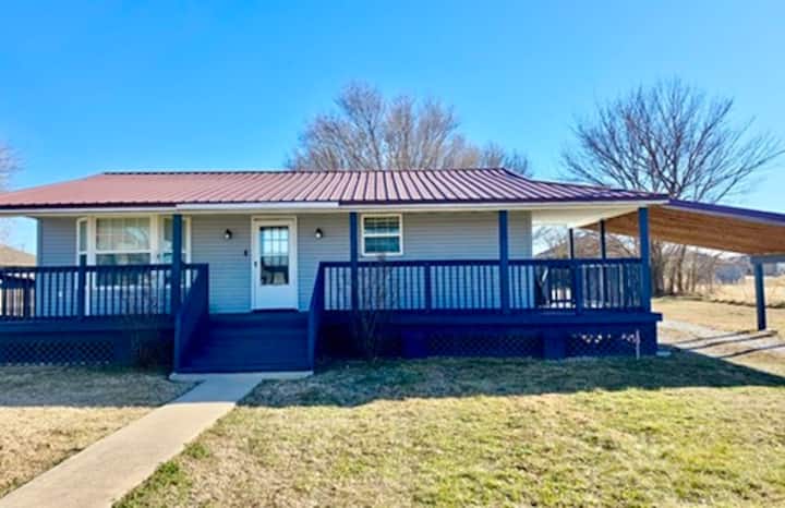 Cute Centrally Located 2 Bedroom House - Joplin, MO