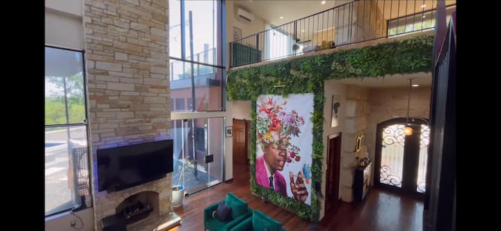 Limestone Fortress | Solar-powered Modern Retreat - Salado, TX