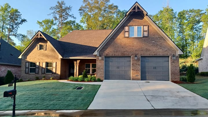 Charming 3-bedroom Gameday House In Auburn! - Auburn, AL