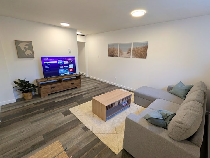 Private Suite In Florence Lake Area - Langford