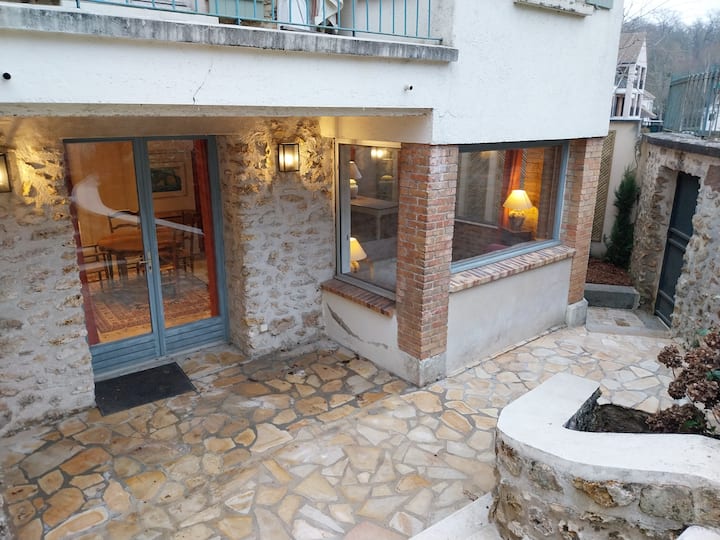 Grand Studio 70m², Tout Confort, 50m Centre-ville - Orgeval