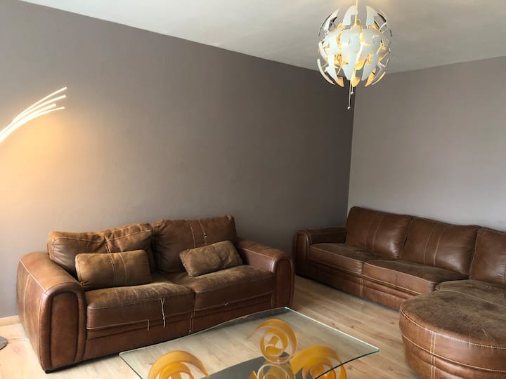 Belle Vue Au Pied De La Montagne. - Cluses