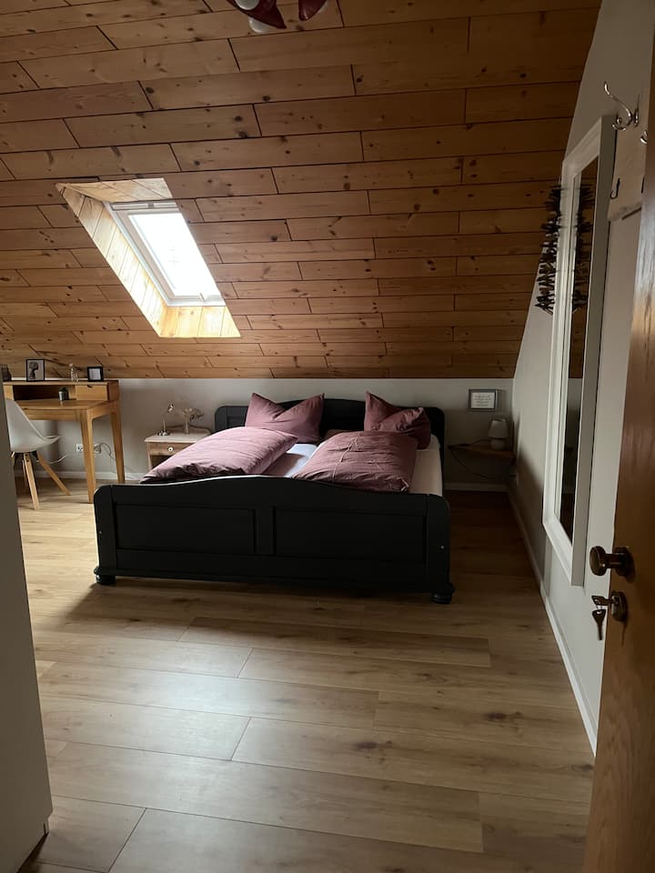 Schöne Ruhige Ferienwohnung Im Dg - Bamberg