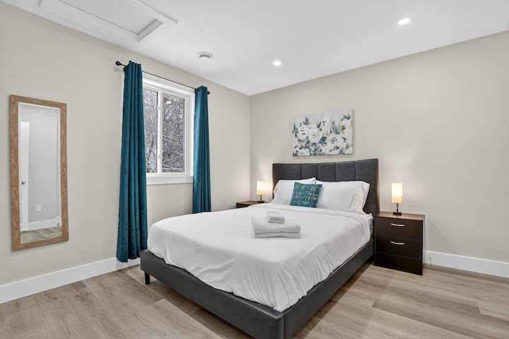 Walk To Dt · 3 Bd· 4 Beds · Extra Loft Office/play - Waterloo