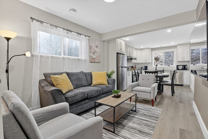 Spacious Family Suite + Loft Playroom • Walk Dt - Waterloo, ON, Canada