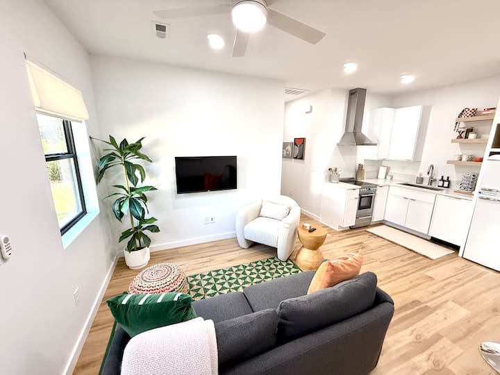 1 Bed 1 Bath Guest Suite - Duke Raleigh Hospital - Raleigh, NC