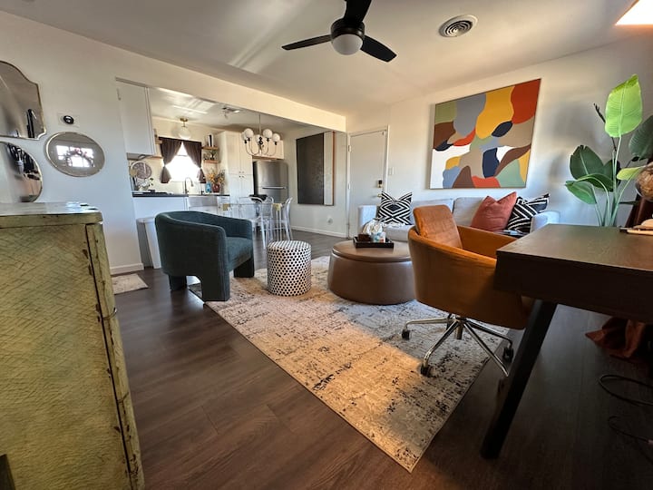 Modern Executive Retreat | Stylish Wi-fi Workspace - Midland, TX