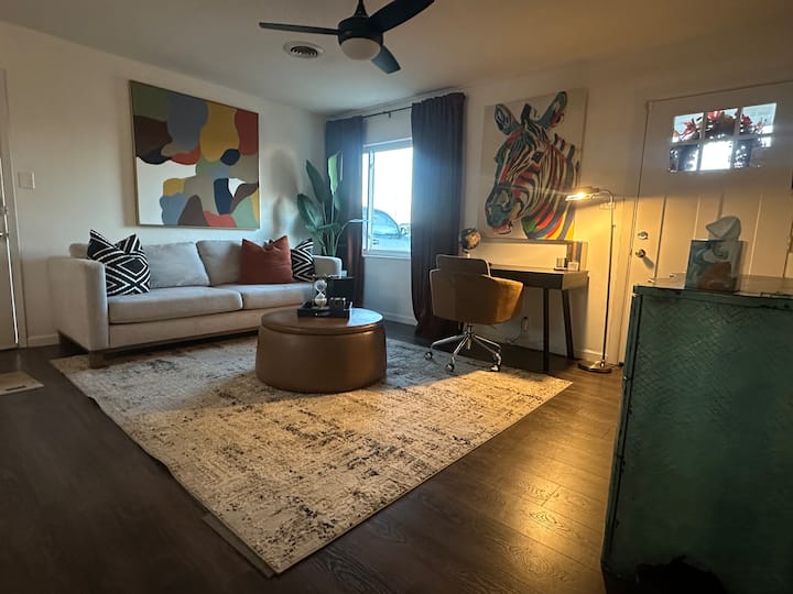 Modern Executive Retreat | Stylish Wi-fi Workspace - Midland, TX