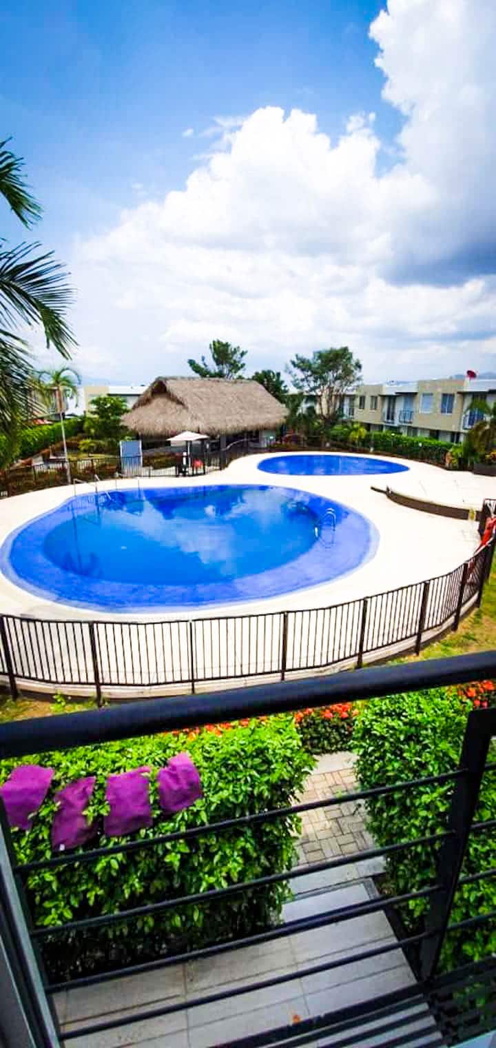 Casa En Ricarte Girardot Cerca Peñón 12 Personas. - Ricaurte