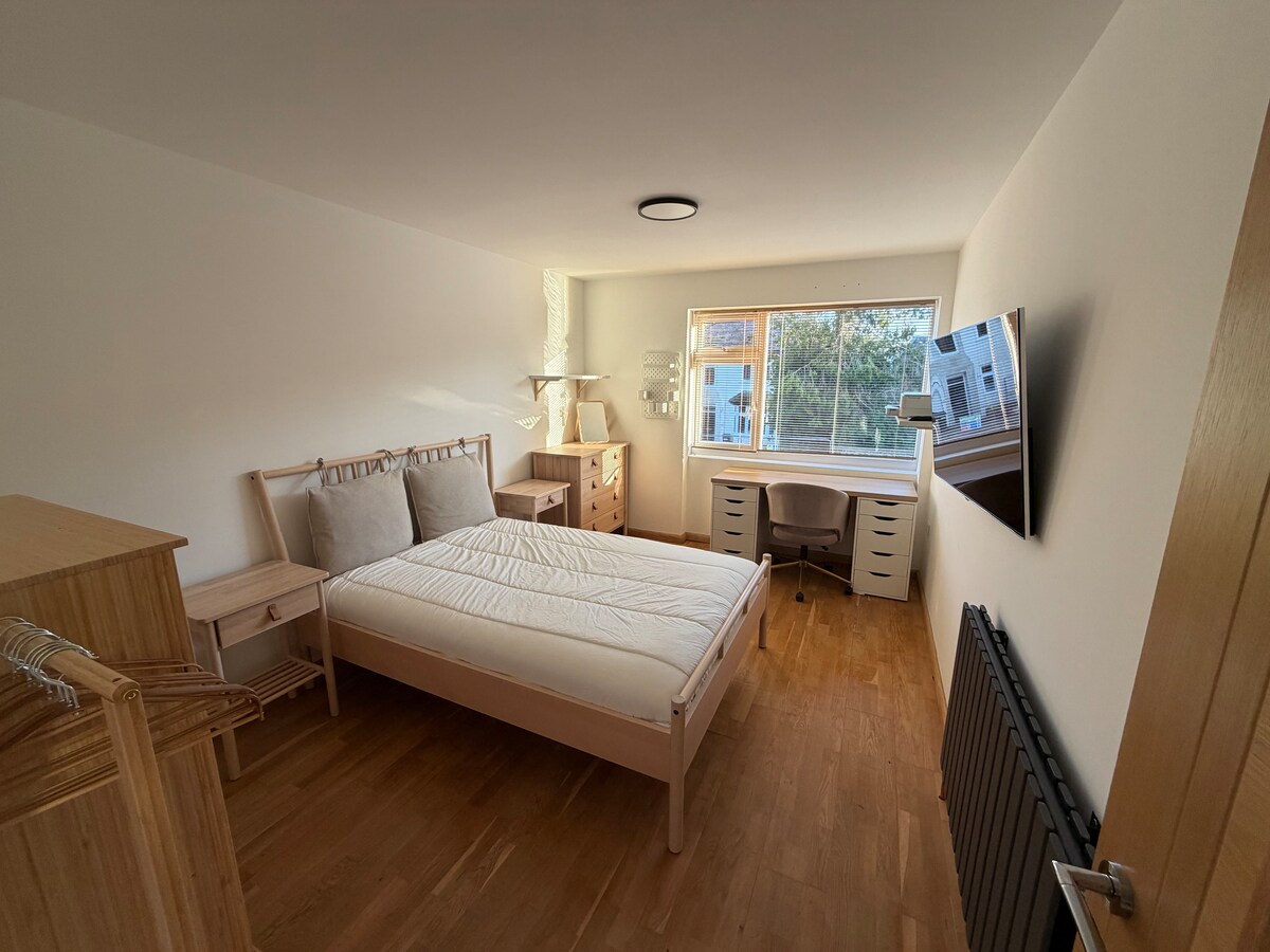 Appartement de deux chambres au centre de Clifton avec stationnement ...