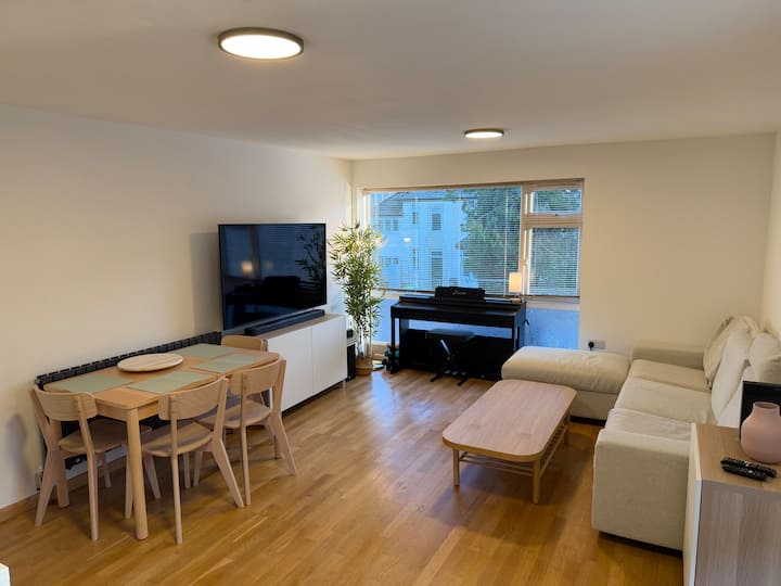 Two Bedroom Central Clifton Apartment With Parking - Bristol