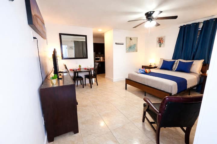 Coastal-inspired Large Studio Steps From The Beach - Hollywood, FL