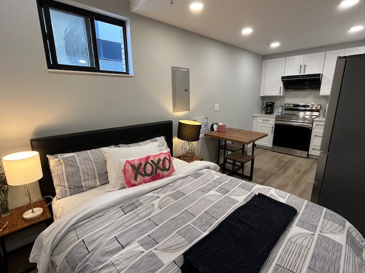 Modern Studio Near Passyunk Ave & Italian Market - Philadelphia, PA
