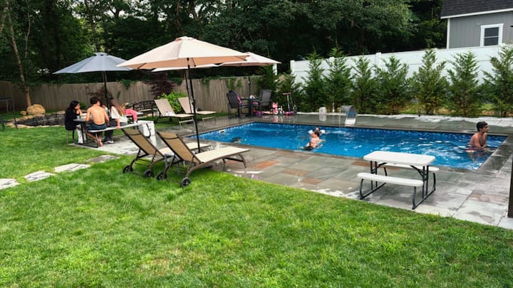 Spacious 5br Home W/ Pool & Two Living Areas - Oak Bluffs, MA