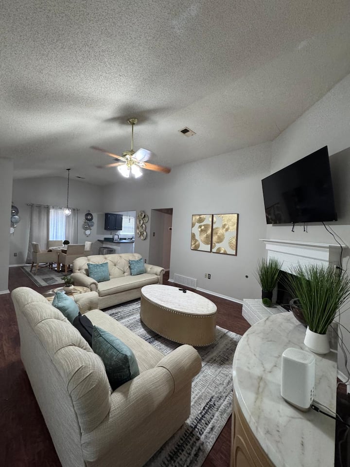 2 Br / 2ba Main House /Front Unit- Southaven - Southaven, MS
