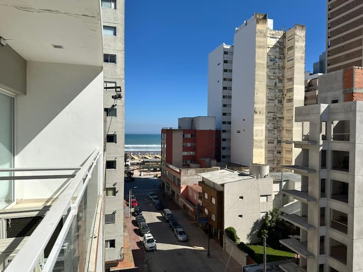 Depart A Una Cuadra De La Playa, Garaje, Pileta - Necochea
