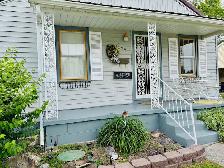 Bistro Bungalow - Marion, IL