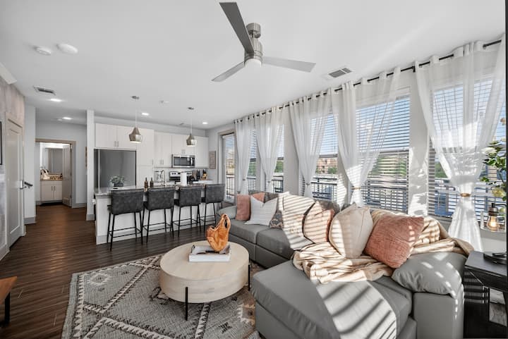 Skyline View 2br | Roof Deck, Pool, Gym, Pet, Prkg - Dallas, TX