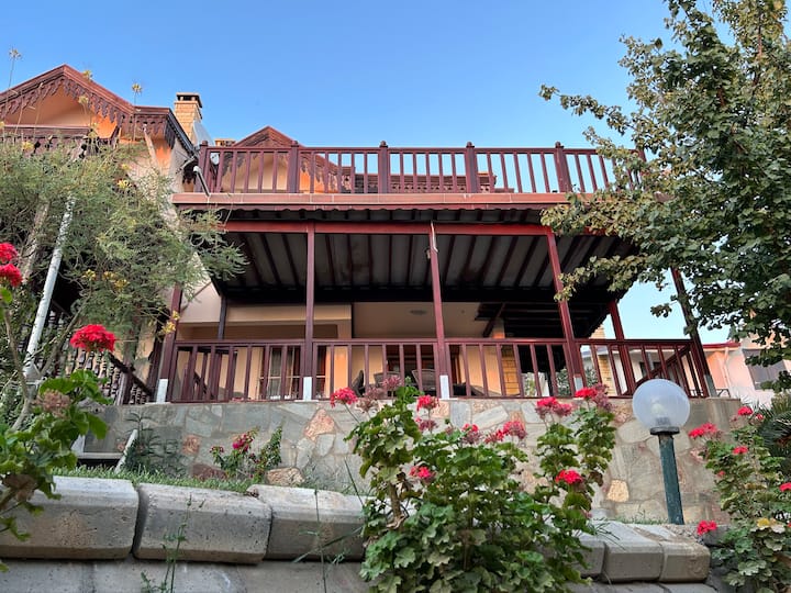 Site Içinde öNde Deniz Manzaralı Ergonomik Villa - Edremit