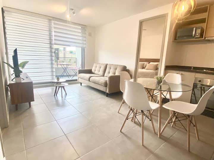 Depto Aire Acondicionado 2d 2b / Estacionamiento - Los Angeles, Chile