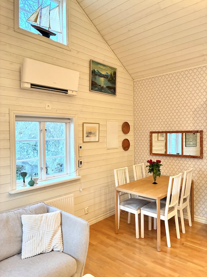 Stuga Med Stor Altan | 5 Bäddar | Nära Strand - Hönö