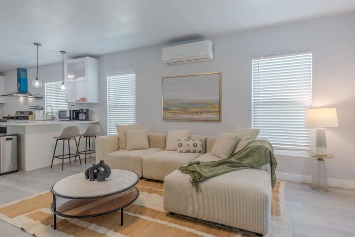 Modern Home 6 Mins Away From Rose Bowl Pasadena - Pasadena, CA