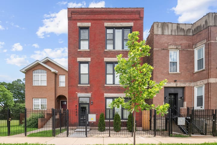 New Construction Unit - 20 Mins From Downtown - Chicago, IL