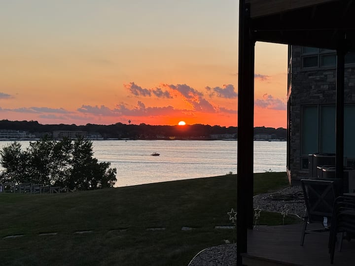 Sunset Views Condo At Bridges Bay Resort Brooklyn - Okoboji, IA