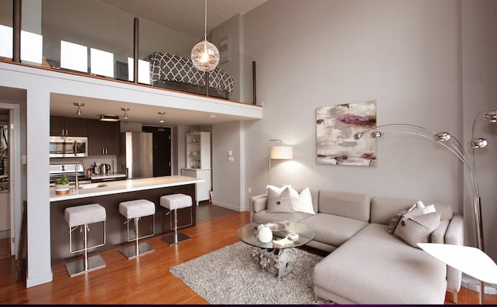 Stay At A Chic Loft! - Vancouver