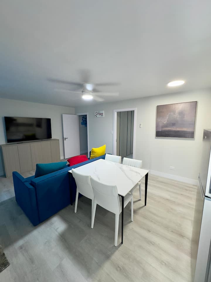 Cable Beach Suite - A Stroll To The Beach & More - Nassau