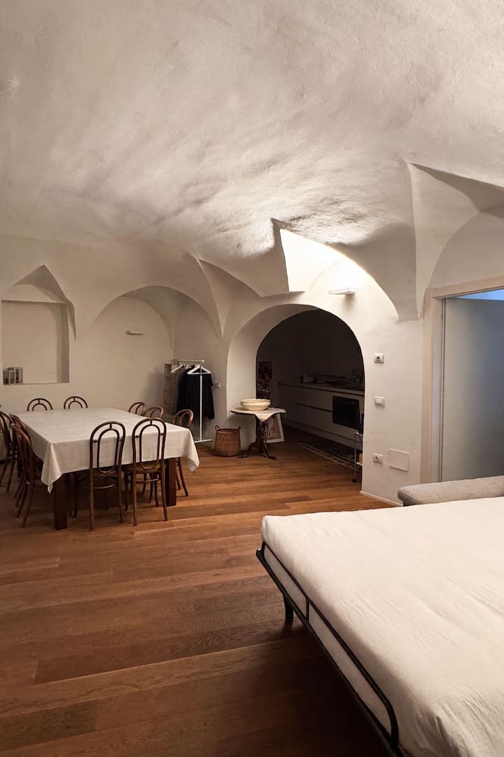 Centro Storico · Taverna Elegante Ristrutturata - Sondrio