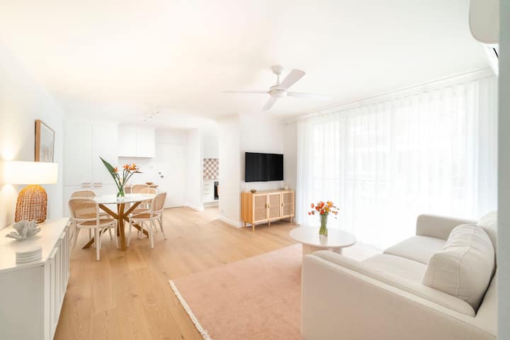 Cali Cool At The Cliff | Beach Apartment - Waratah