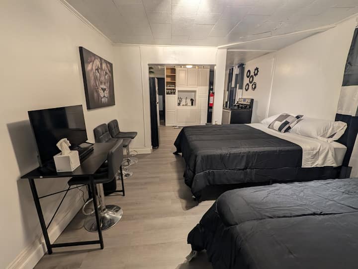 In Fayetteville, Near Fort Bragg, Cape Fear, Fsu - Fayetteville, NC